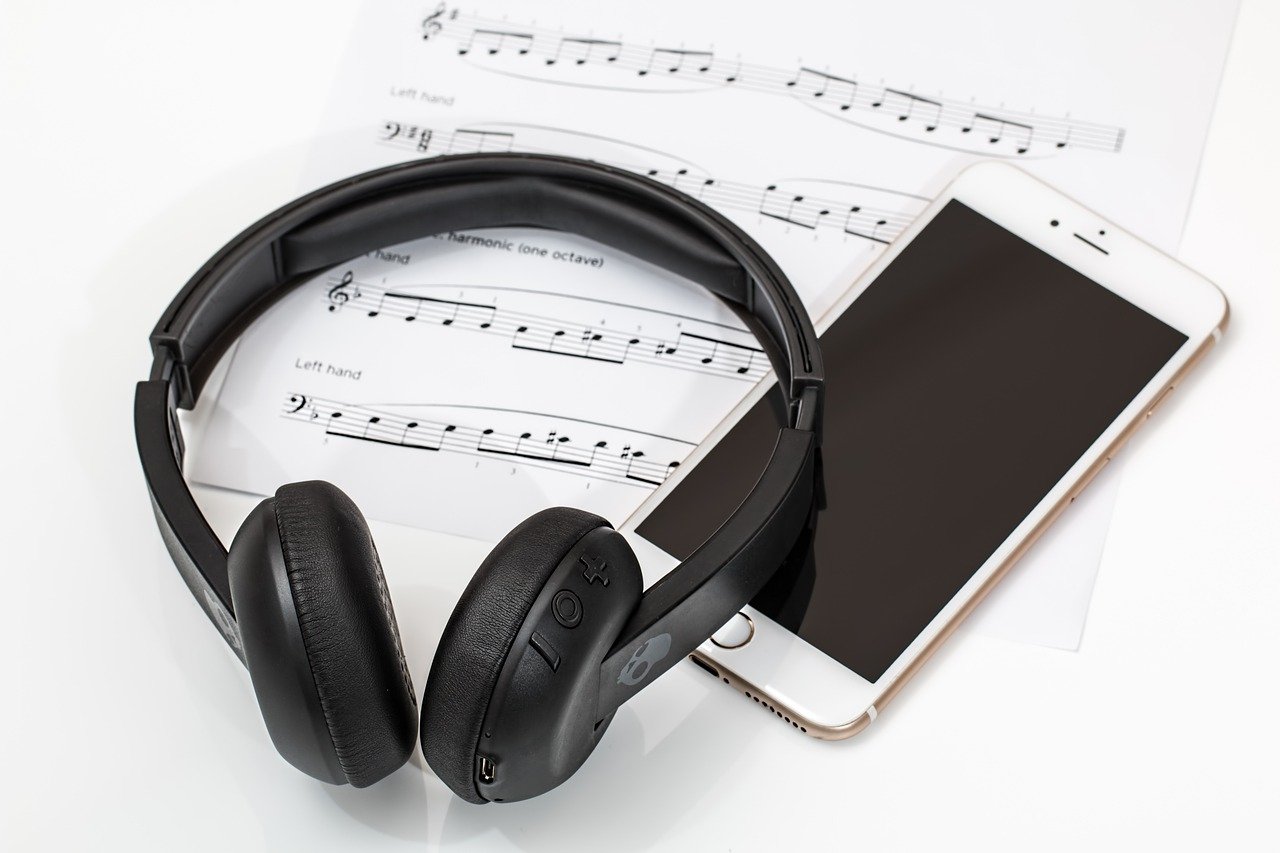 Migliori cuffie Bluetooth: Caratteristiche, vantaggi e come sceglierle ...